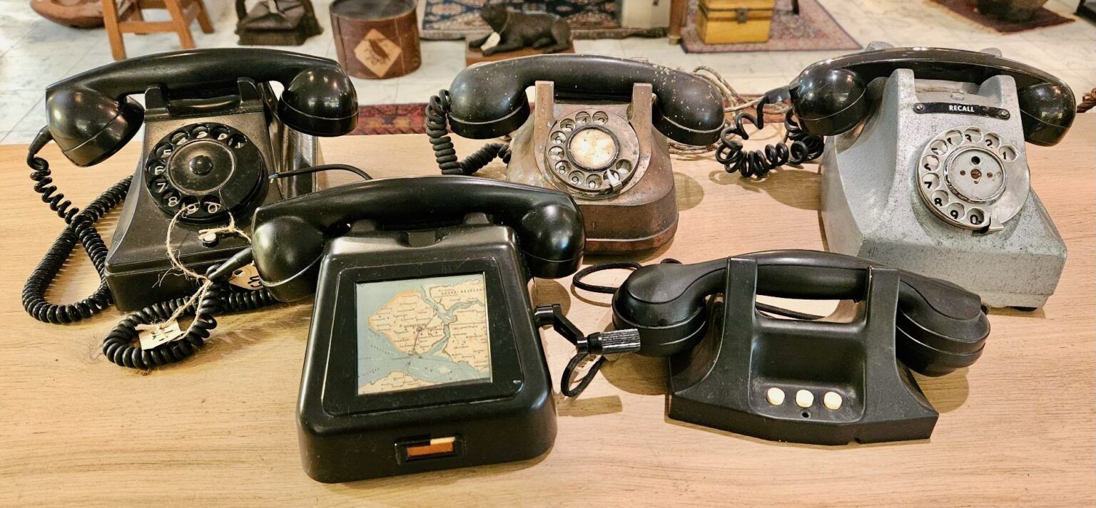 Oude telefoons: een kijk op iconische toestellen uit het verleden ...